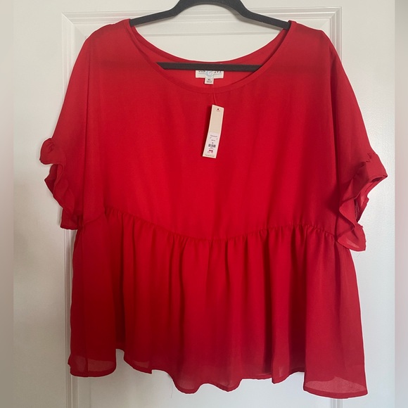 Jun & Ivy | Tops | Nwt Flowy Red Top | Poshmark